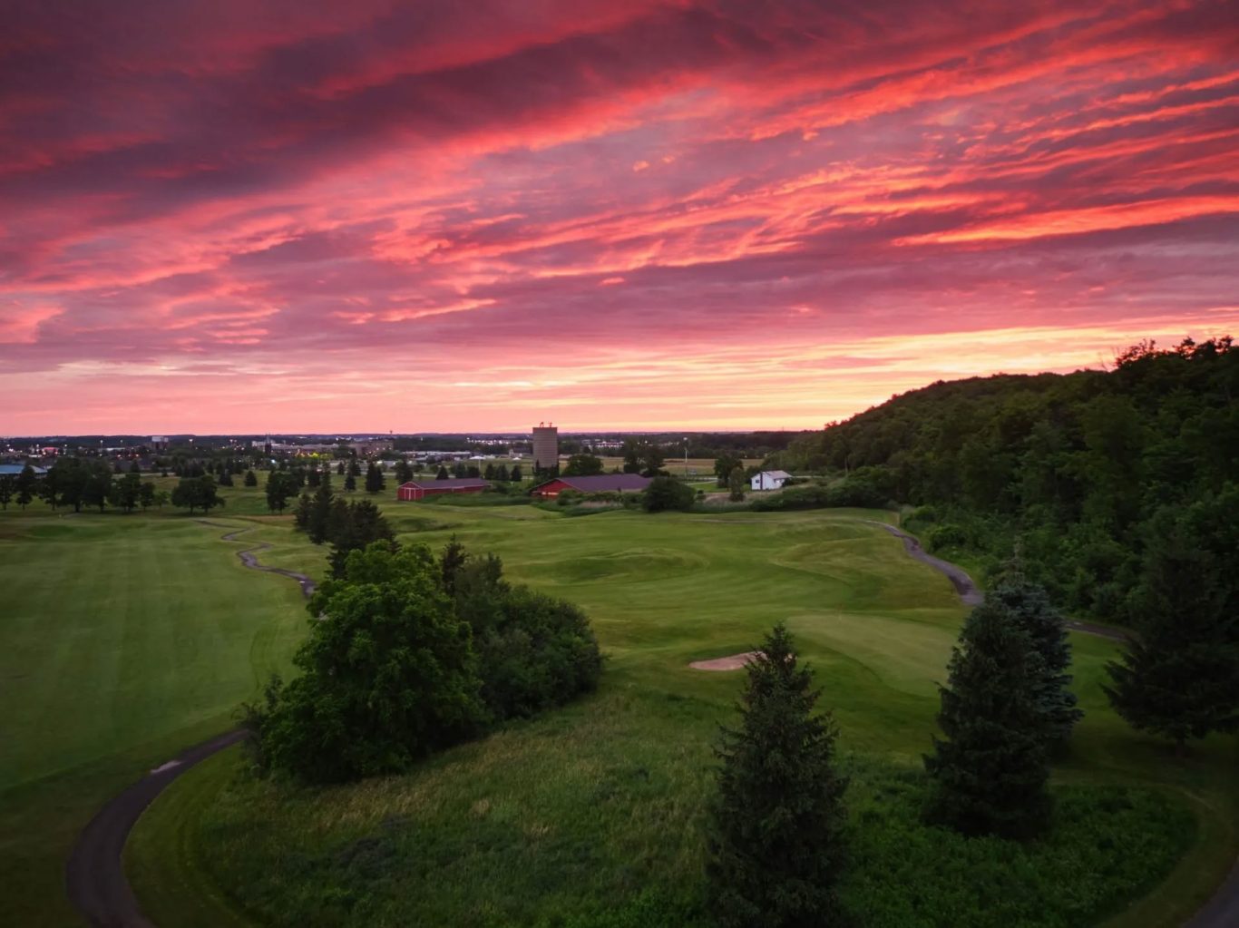 Niagara Falls Golf Courses: Tee off at Niagara Parks and Royal Niagara ...